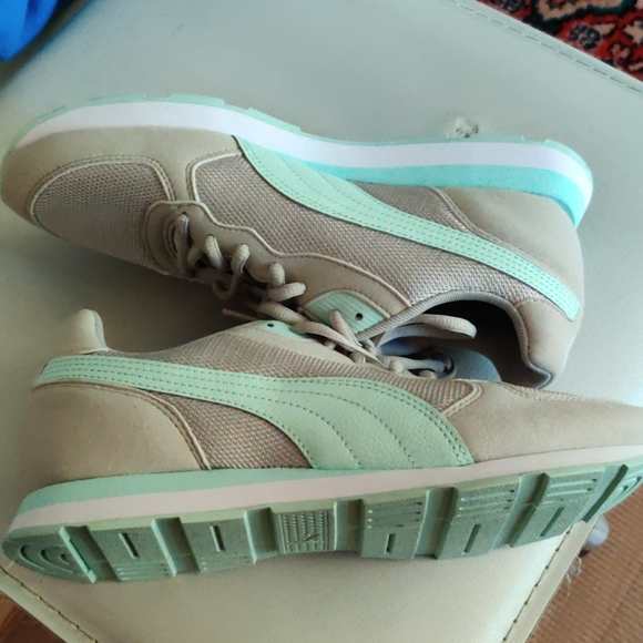 Puma | Shoes | Puma Sneaker Size 9 | Poshmark